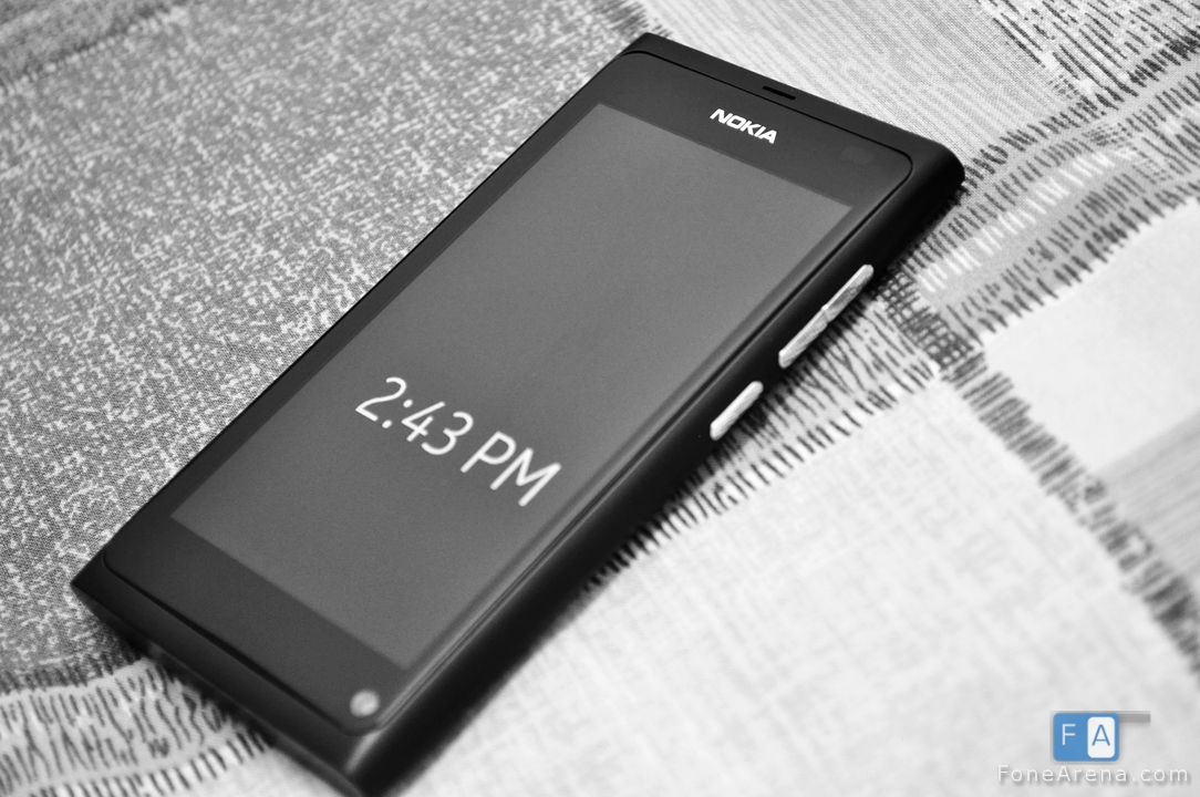 Nokia N9 is Sexy – Photo Gallery